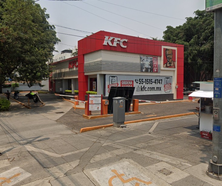 KFC Calle Mier y Pesado